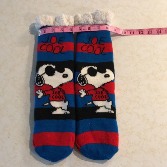 Peanuts | Accessories | Peanuts Snoopy Joe Cool Sherpa Slipper Socks ...